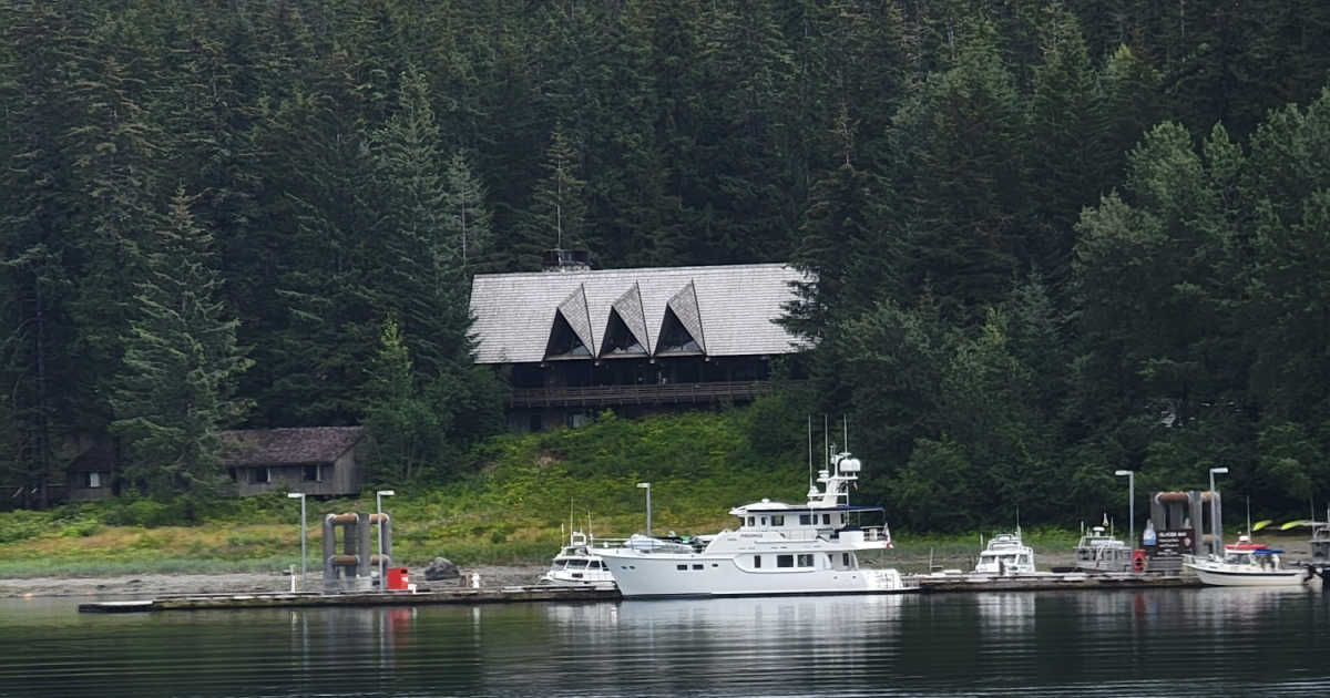 Glacier Bay Lodge - Glacier Bay National Park | Park Ranger John